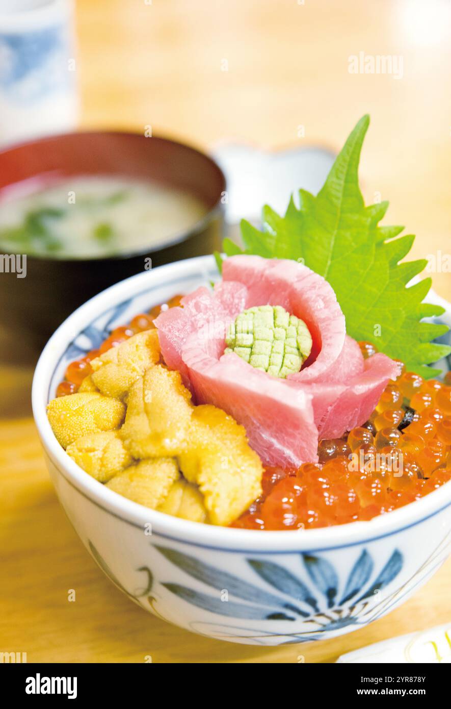Kaisen donburi japan hi-res stock photography and images - Alamy