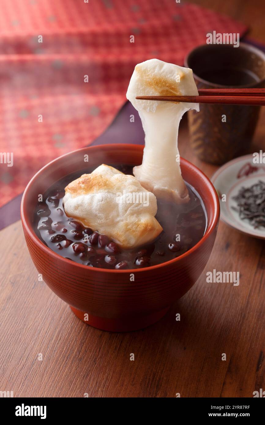 Oshiruko (sweet red-bean soup Stock Photo - Alamy