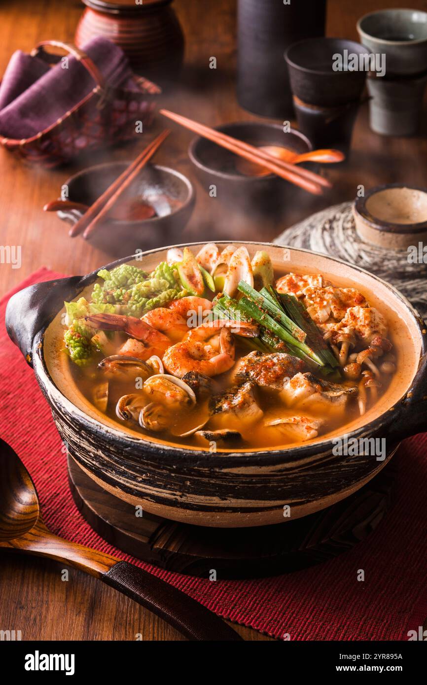 Seafood chige hotpot Stock Photo - Alamy