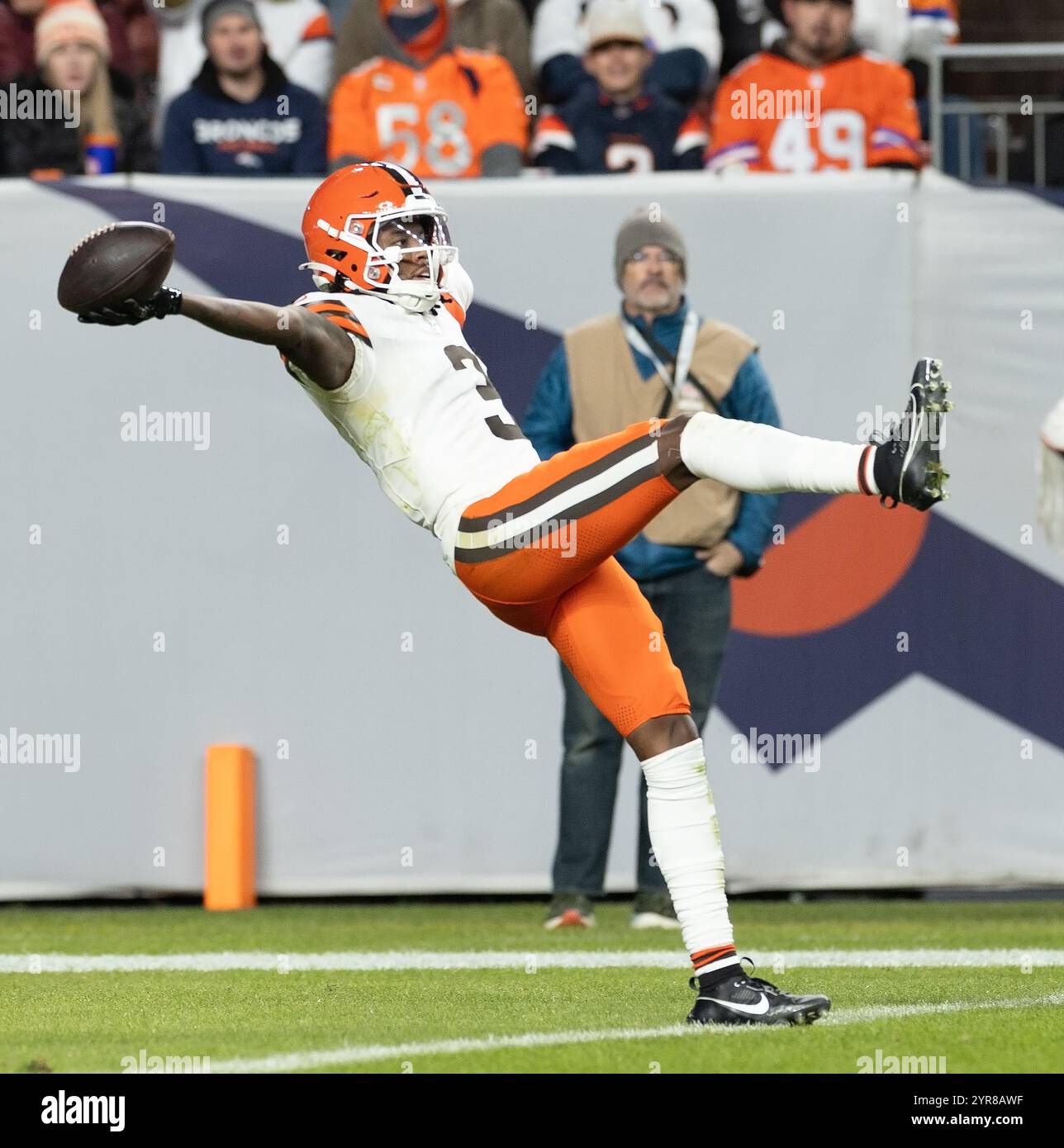 December 2, 2024, Denver, Colorado, USA: Browns WR AND FORMER BRONCO WR JERRY JEUDY falls ...