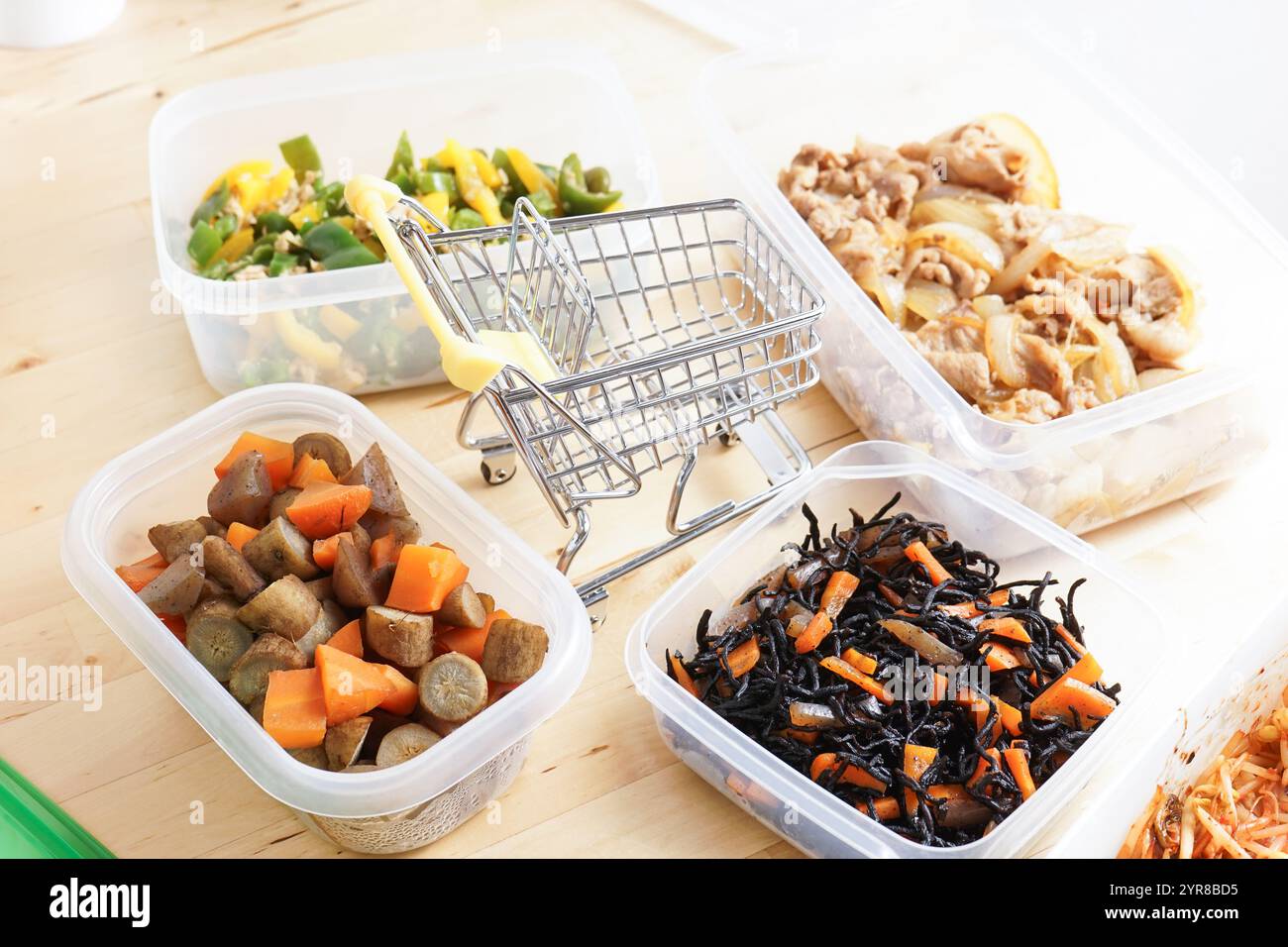 Reserve dishes, precooked food stock, packed lunches Stock Photo - Alamy