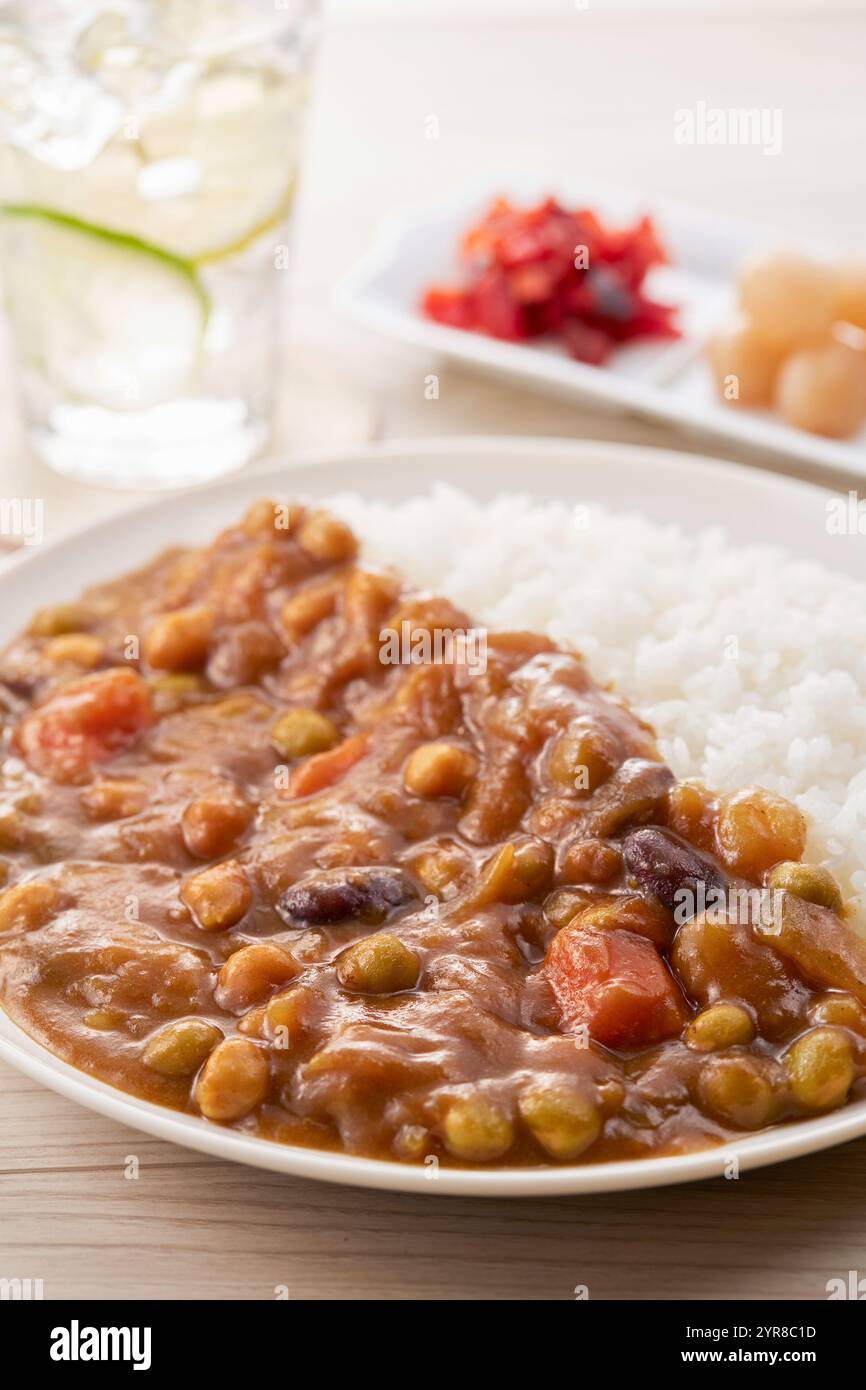 Bean curry with rice and vegetables hi-res stock photography and images ...