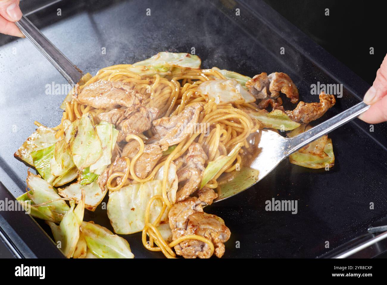Shrimp soba noodles hi-res stock photography and images - Alamy