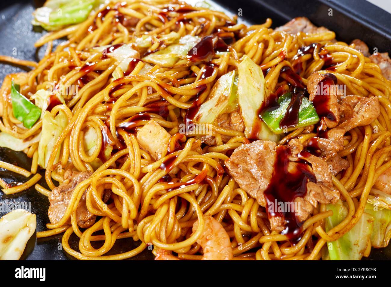 Soba noodle fried shrimp hi-res stock photography and images - Alamy