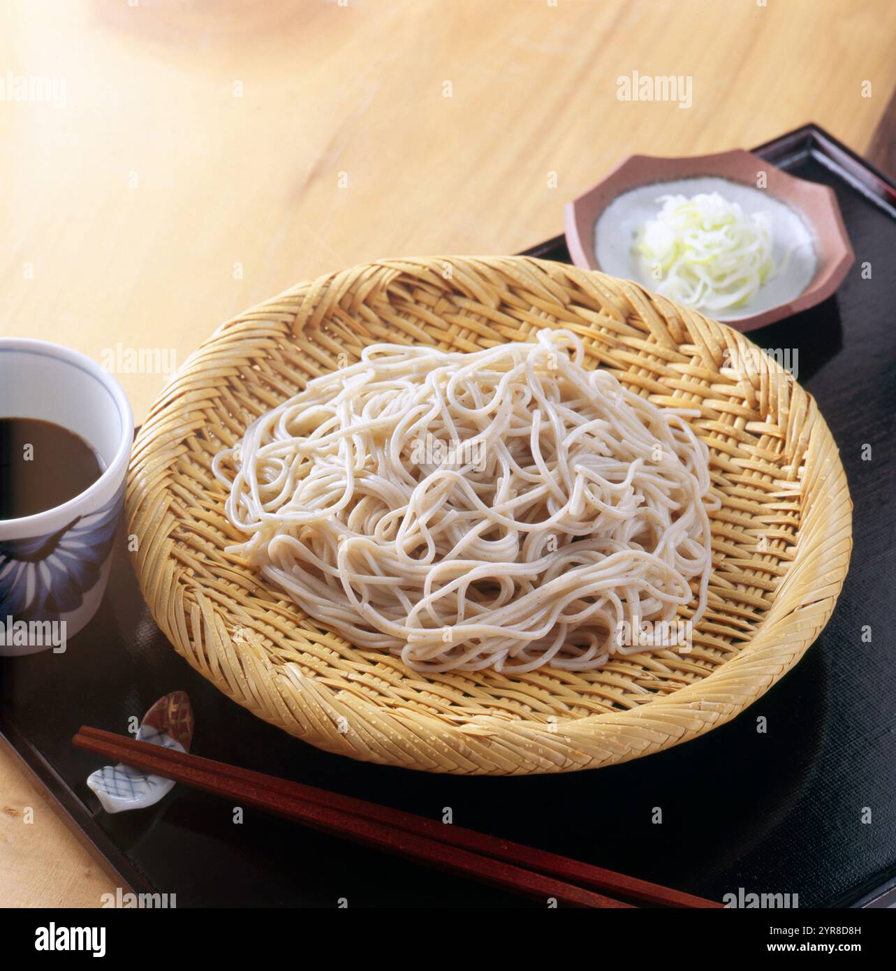 Zaru soba set hi-res stock photography and images - Alamy