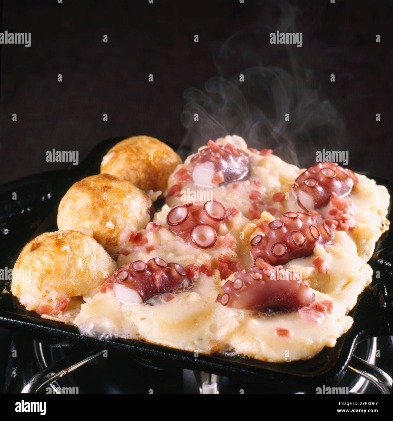Takoyaki (octopus balls Stock Photo - Alamy