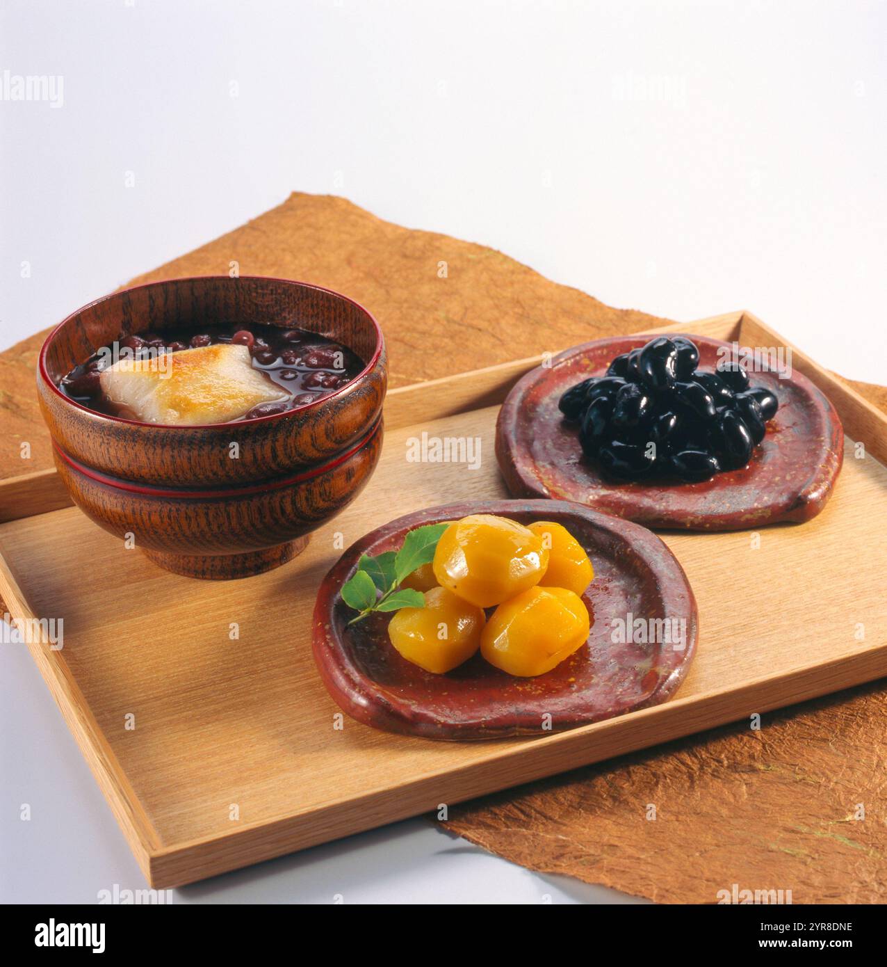 Red bean cake and chestnut cake hi-res stock photography and images - Alamy