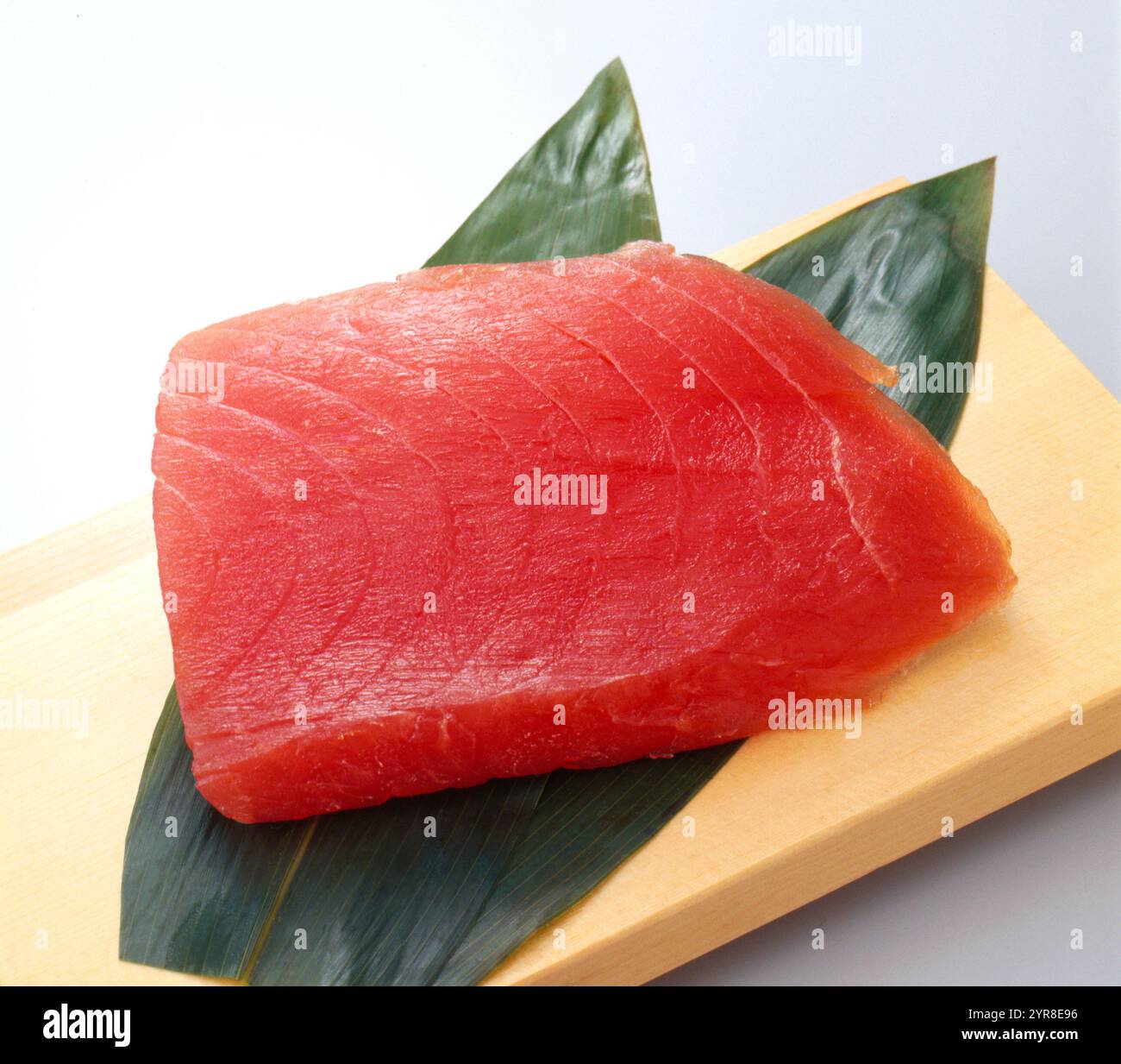Tuna chunk hi-res stock photography and images - Alamy