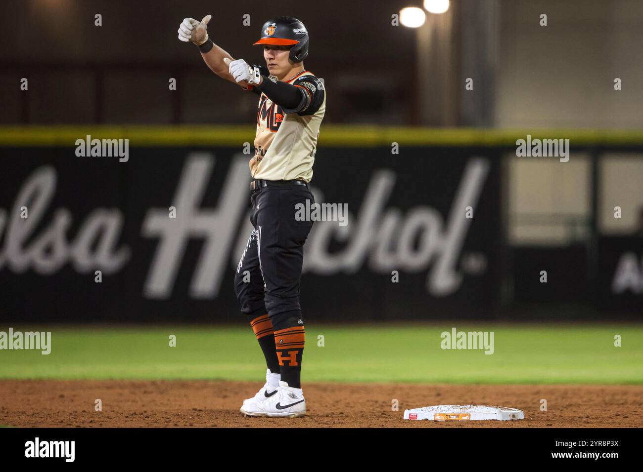 HERMOSILLO, MEXICO - NOVEMBER 29: Jose Cardona of Naranjeros de ...