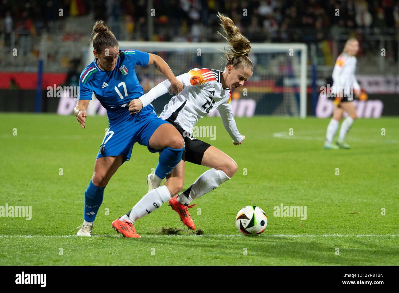 Bochum, Germany. 02nd Dec, 2024. Vivien ENDEMANN (GER) versus Lisa ...