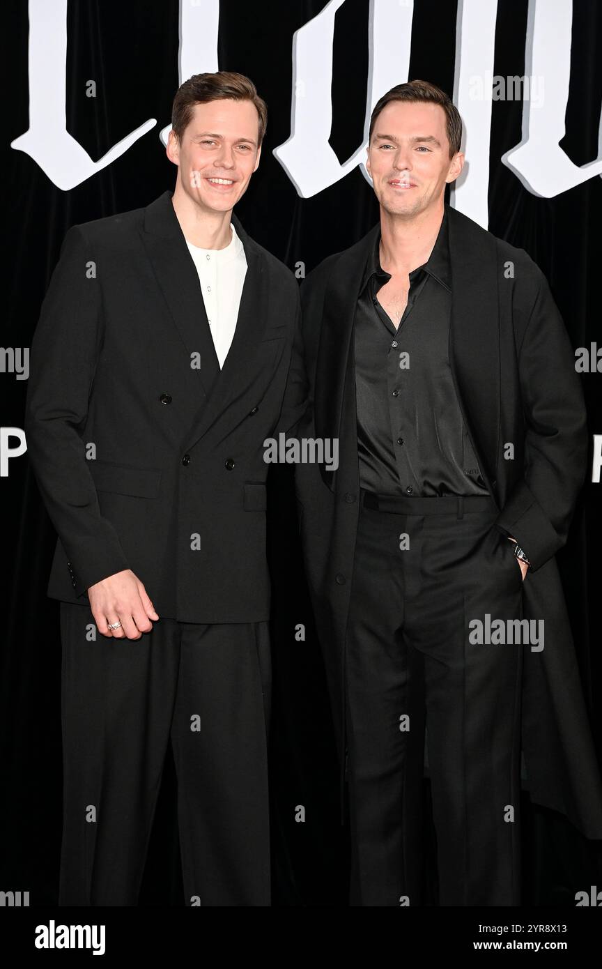 Bill Skarsgard und Nicholas Hoult bei der Premiere des Kinofilms ...
