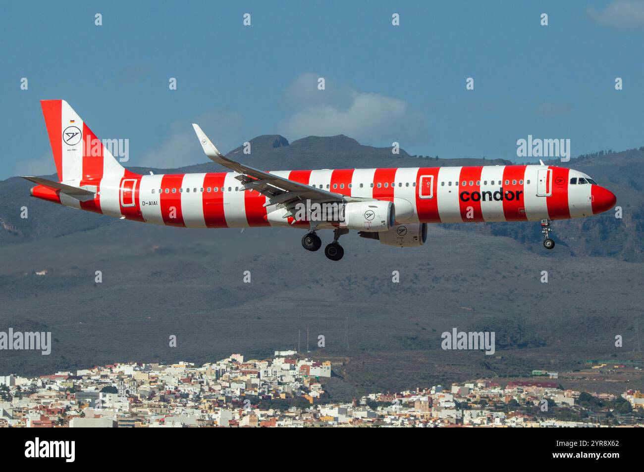 Airbus A321 airliner of the Cóndor airline landing at Gran Canaria ...