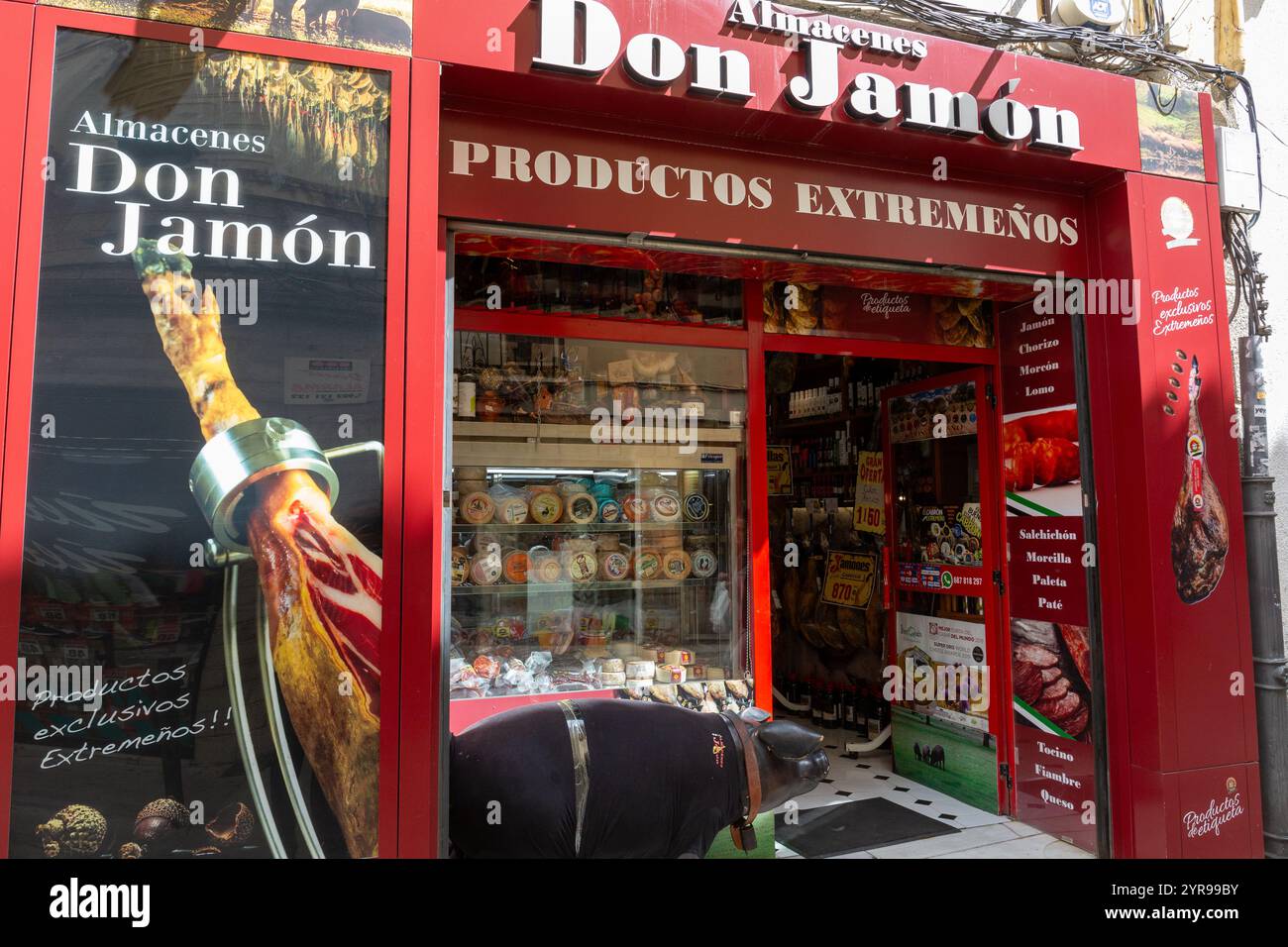 Almacenes Don Jamon, Plasencia, Spain Stock Photo - Alamy