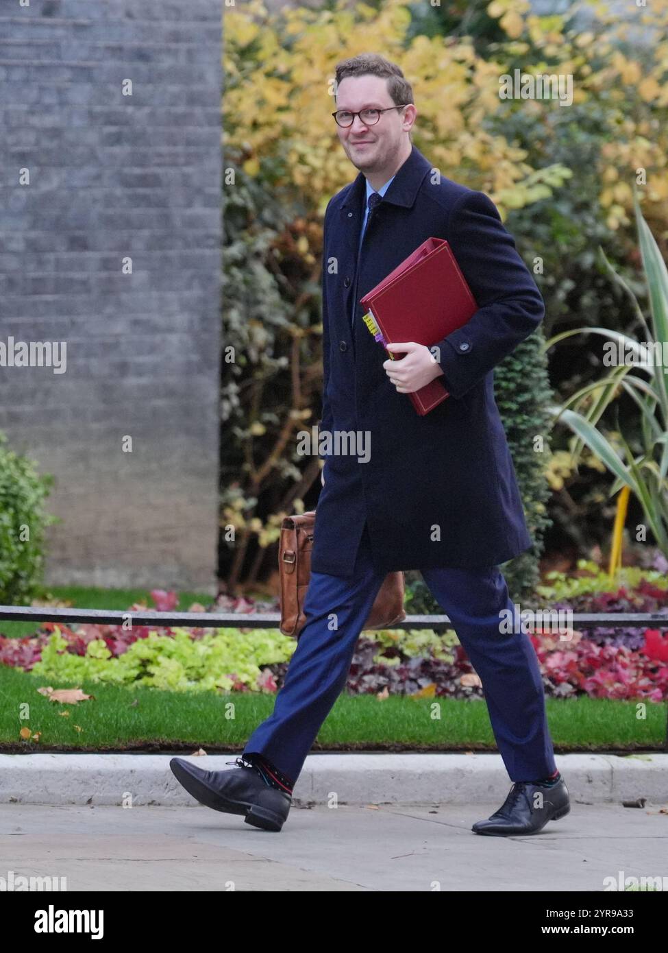 Chief Secretary to the Treasury Darren Jones arrives in Downing Street ...