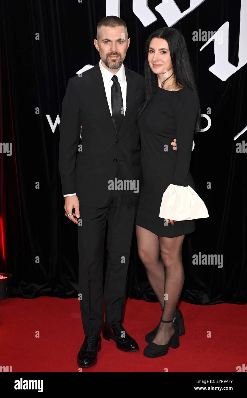 Robert Eggers mit Partnerin Alexandra Shaker bei der Premiere des ...