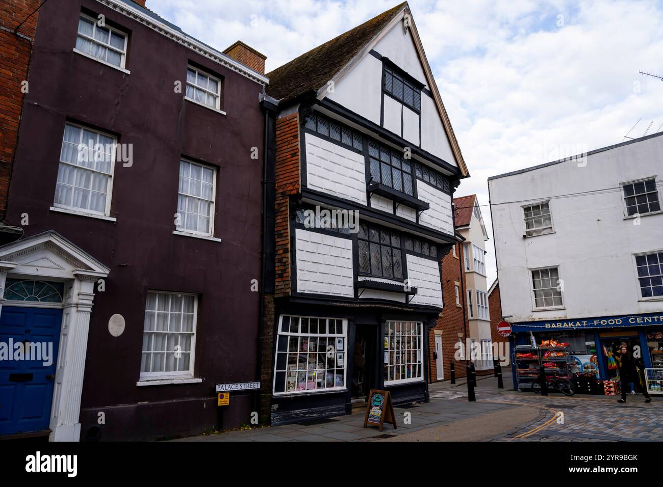 The Crooked House in Canterbury is one of the most photographed ...