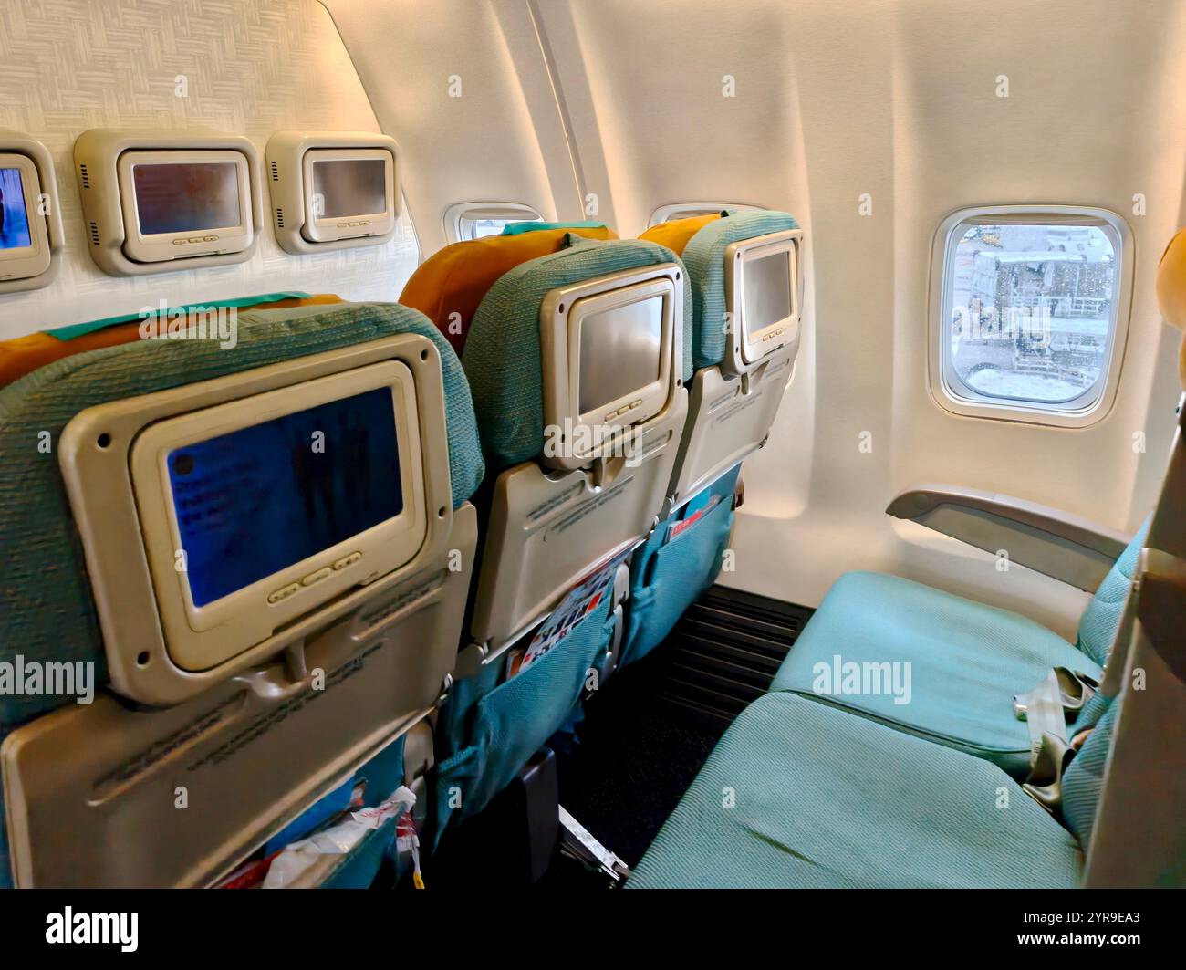 empty airplane seat from the back Stock Photo - Alamy
