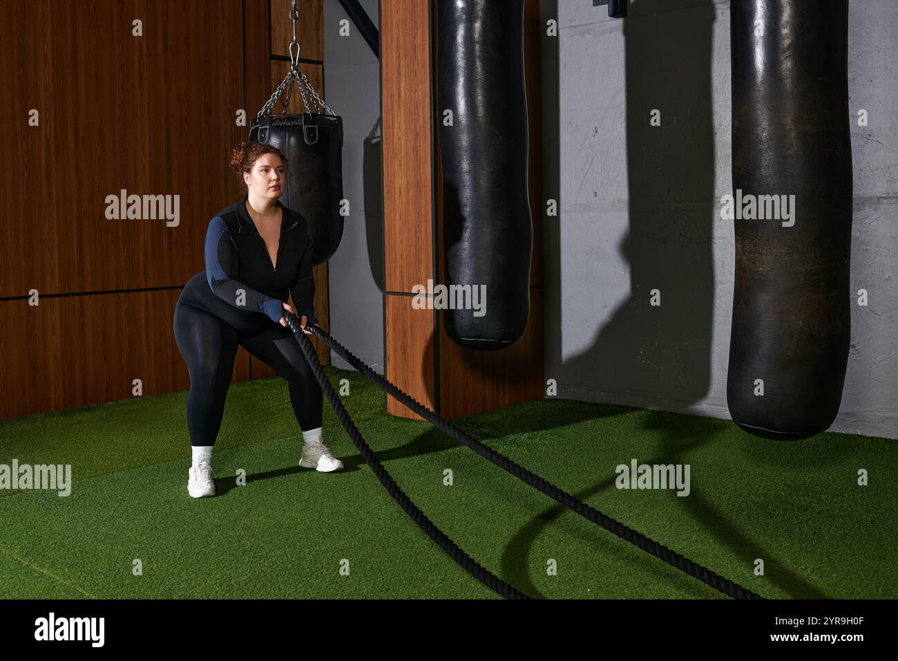 Battle ropes workout hi-res stock photography and images - Alamy