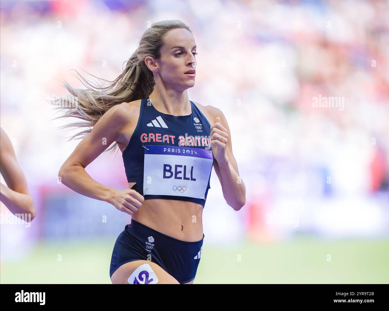 Georgia Bell participating in the 1500 meters at the Paris 2024 Olympic ...