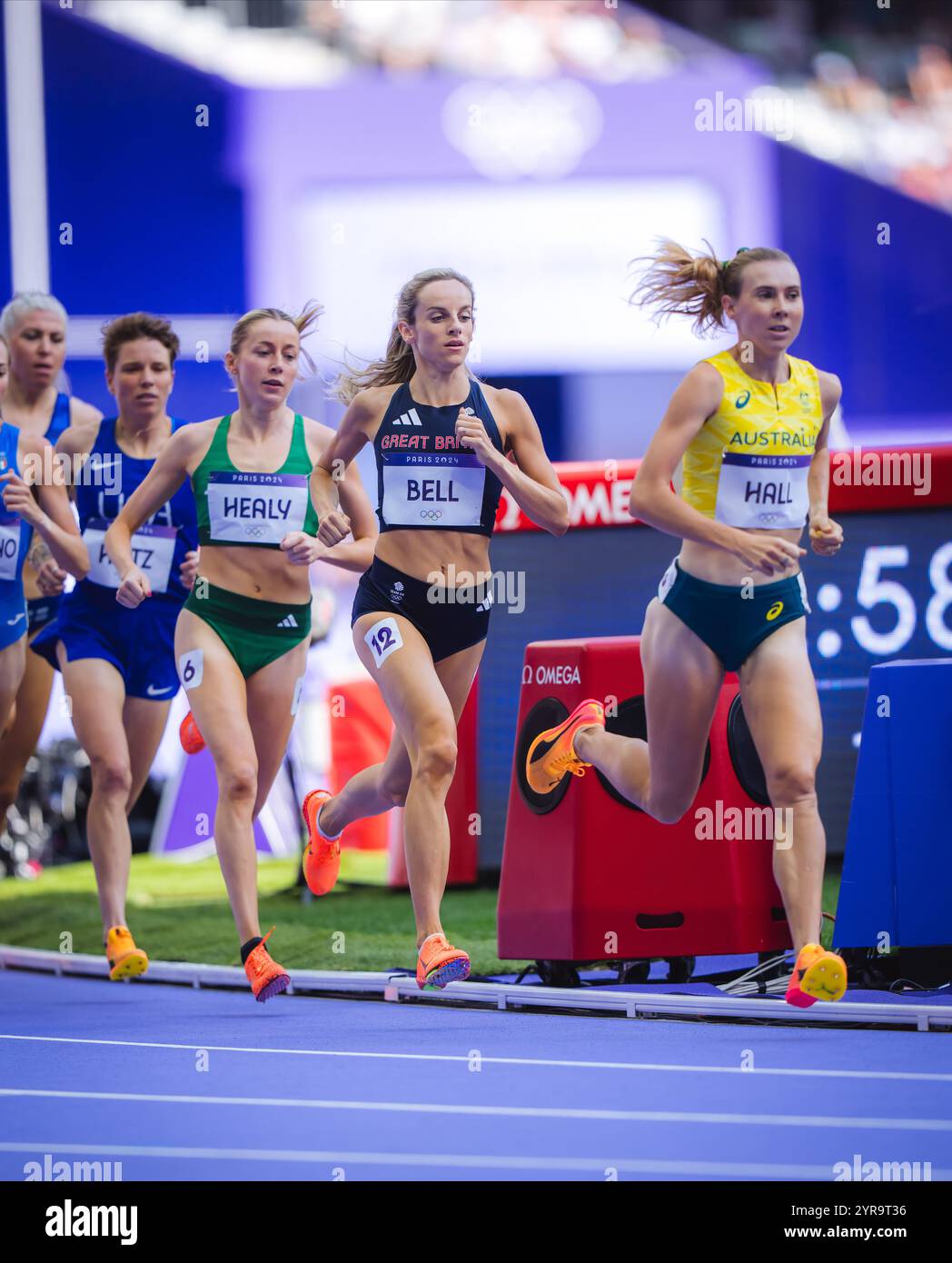 Georgia Bell participating in the 1500 meters at the Paris 2024 Olympic ...