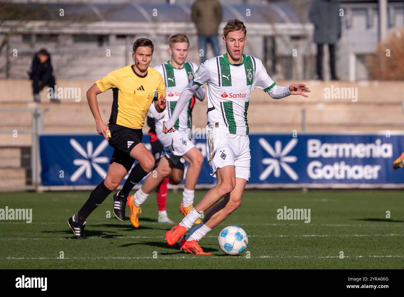 Leverkusen, Deutschland. 01st Dec, 2024. 01.12.2024, Fussball: U19 DFB ...