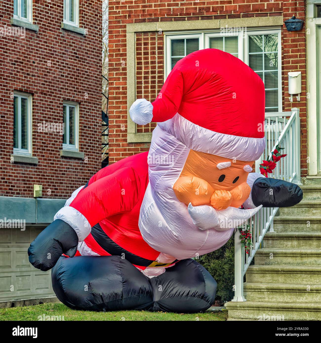 Giant santa claus hi-res stock photography and images - Alamy