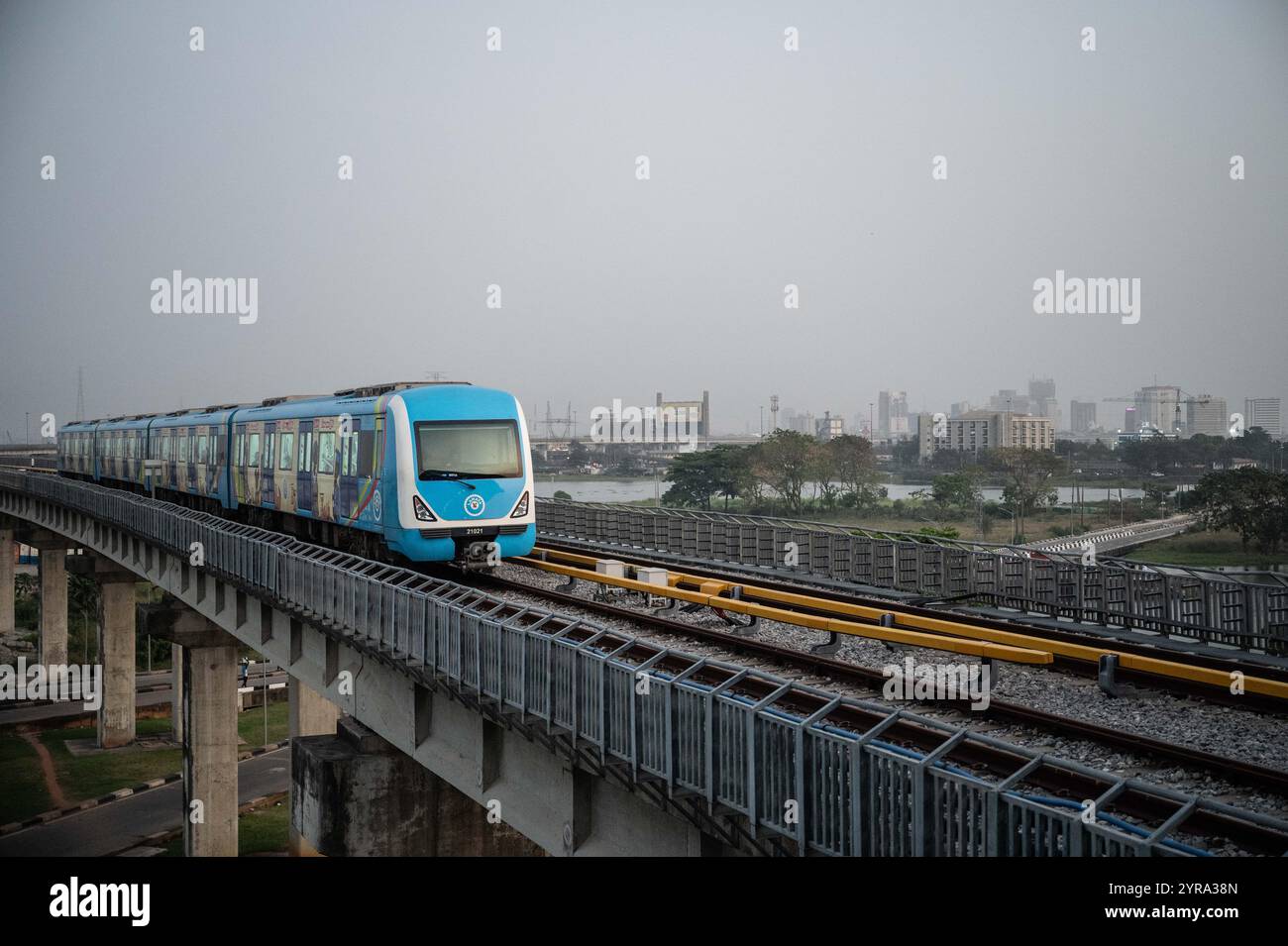 (241203) -- LAGOS, Dec. 3, 2024 (Xinhua) -- This photo taken on Dec. 1, 2024 shows a train of ...