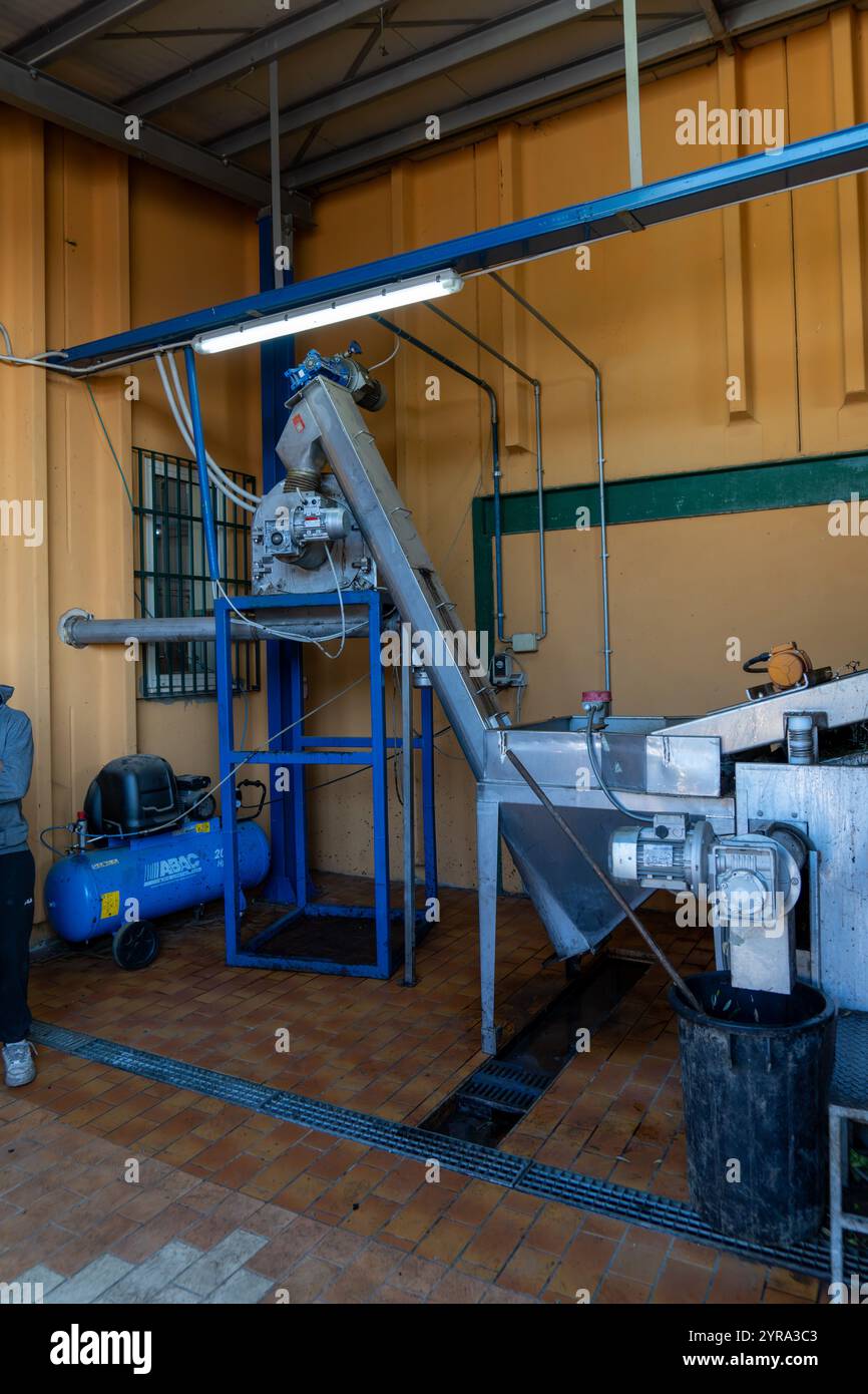 Milling platform hi-res stock photography and images - Alamy