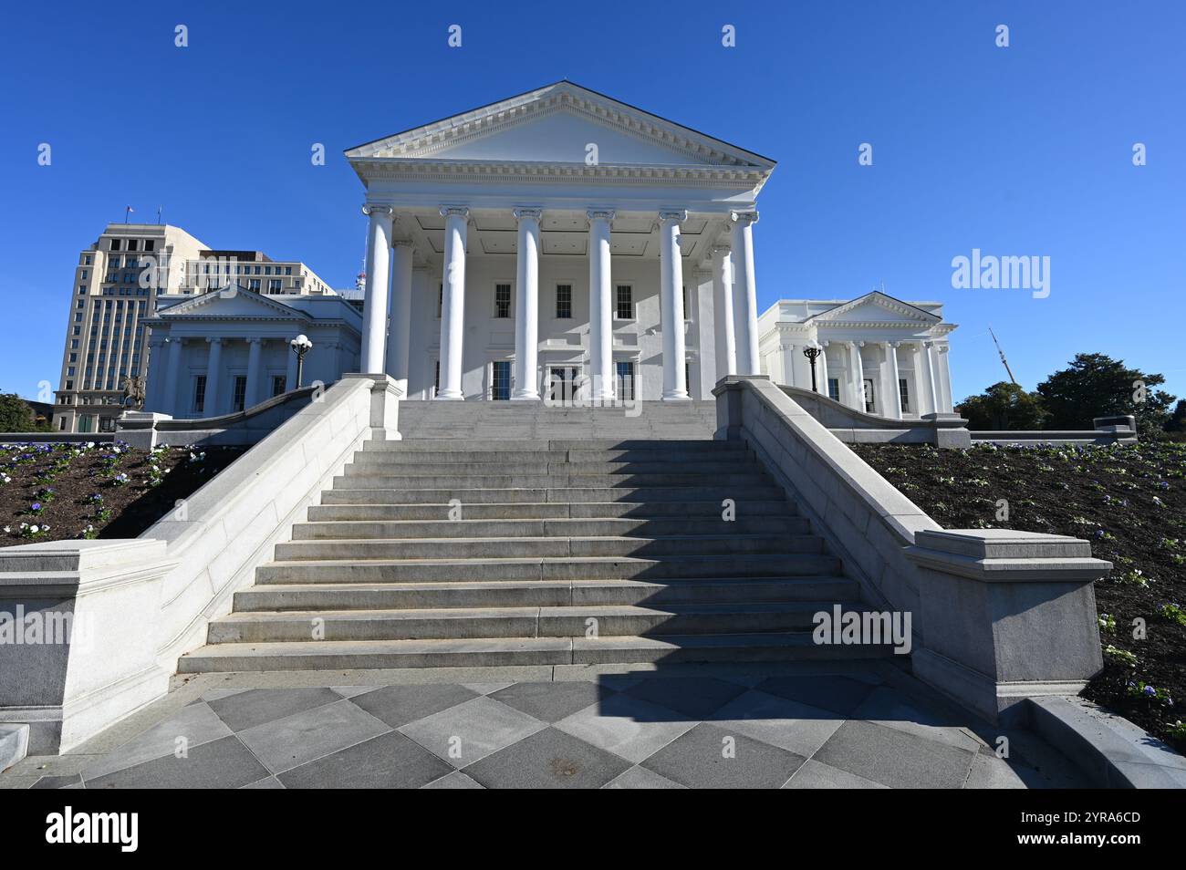 Virginia state capital building at Richmond, Virginia Stock Photo - Alamy