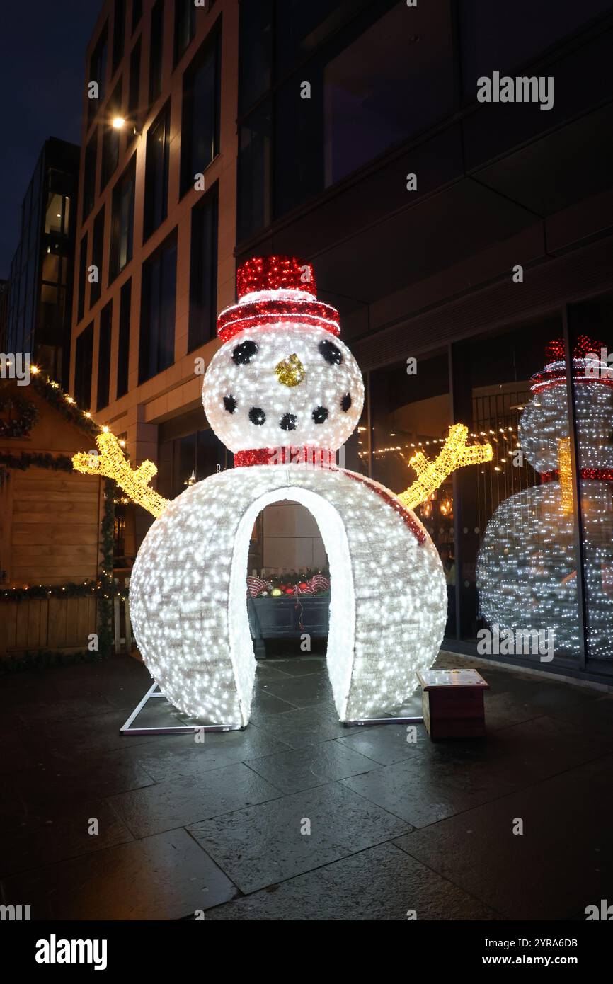 Snowman selfie spot hi-res stock photography and images - Alamy