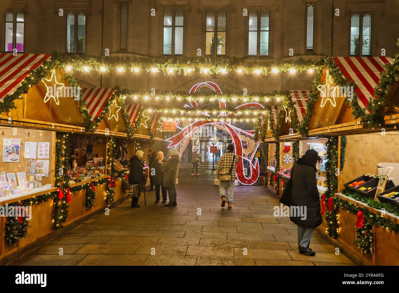 Christmas Market in Marischal College courtyard by night Aberdeen ...