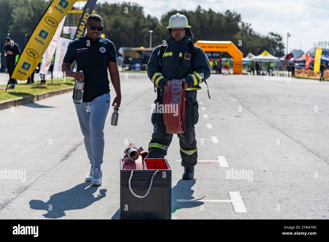 Competitors competing at South Africa's Toughest Firefighter Alive ...