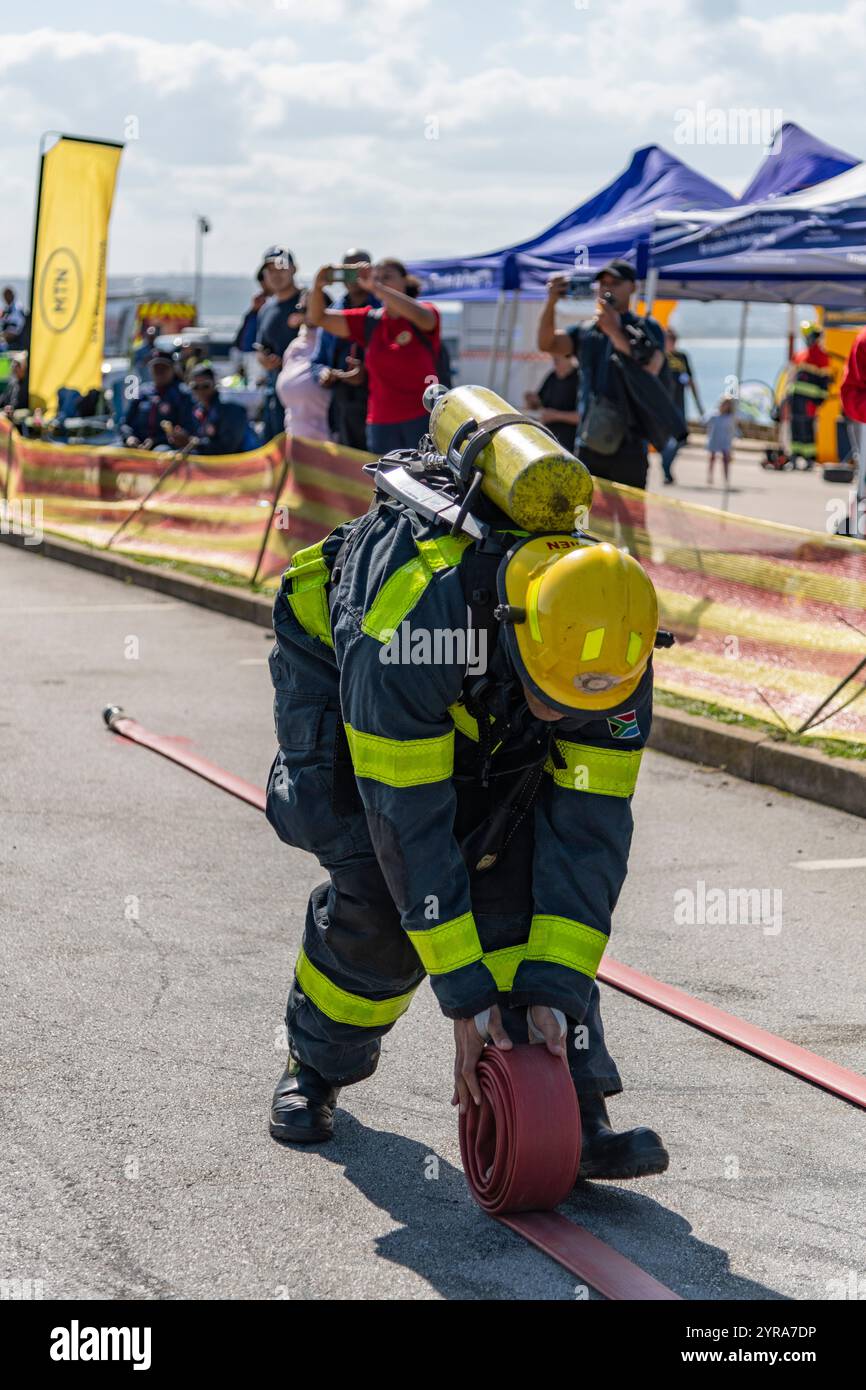 Competitors competing at South Africa's Toughest Firefighter Alive ...