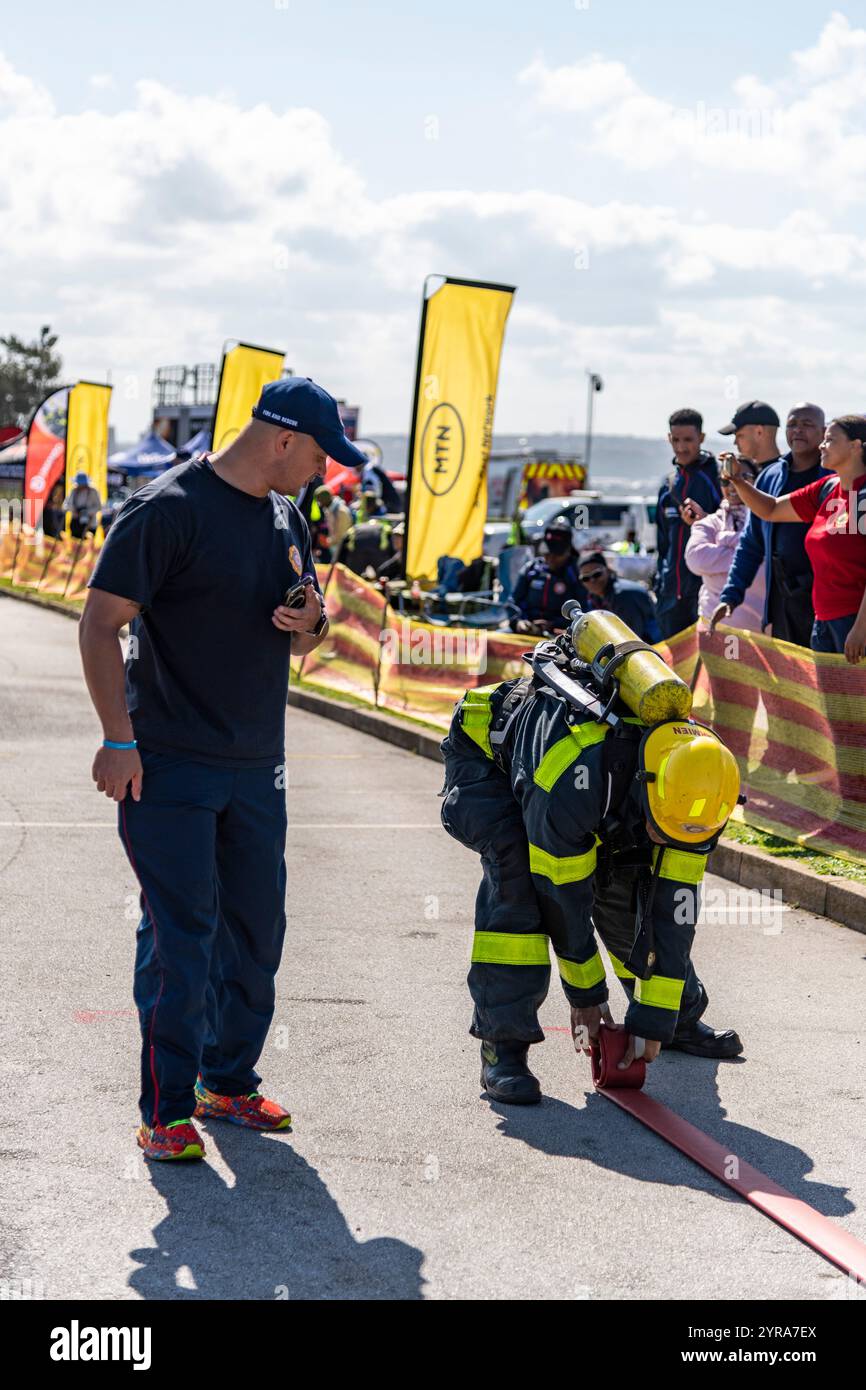 Competitors competing at South Africa's Toughest Firefighter Alive ...