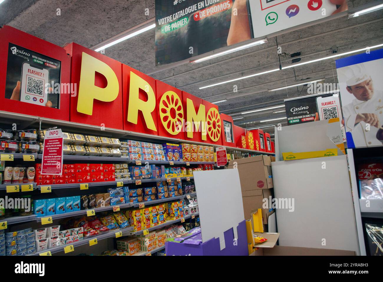 Discount offer section hi-res stock photography and images - Alamy