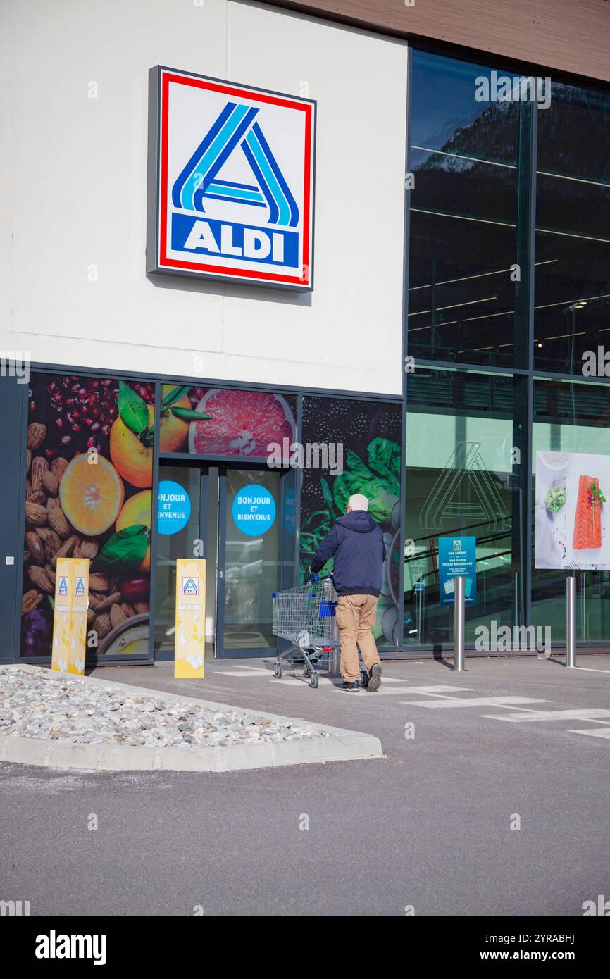 Aldi france hi-res stock photography and images - Alamy
