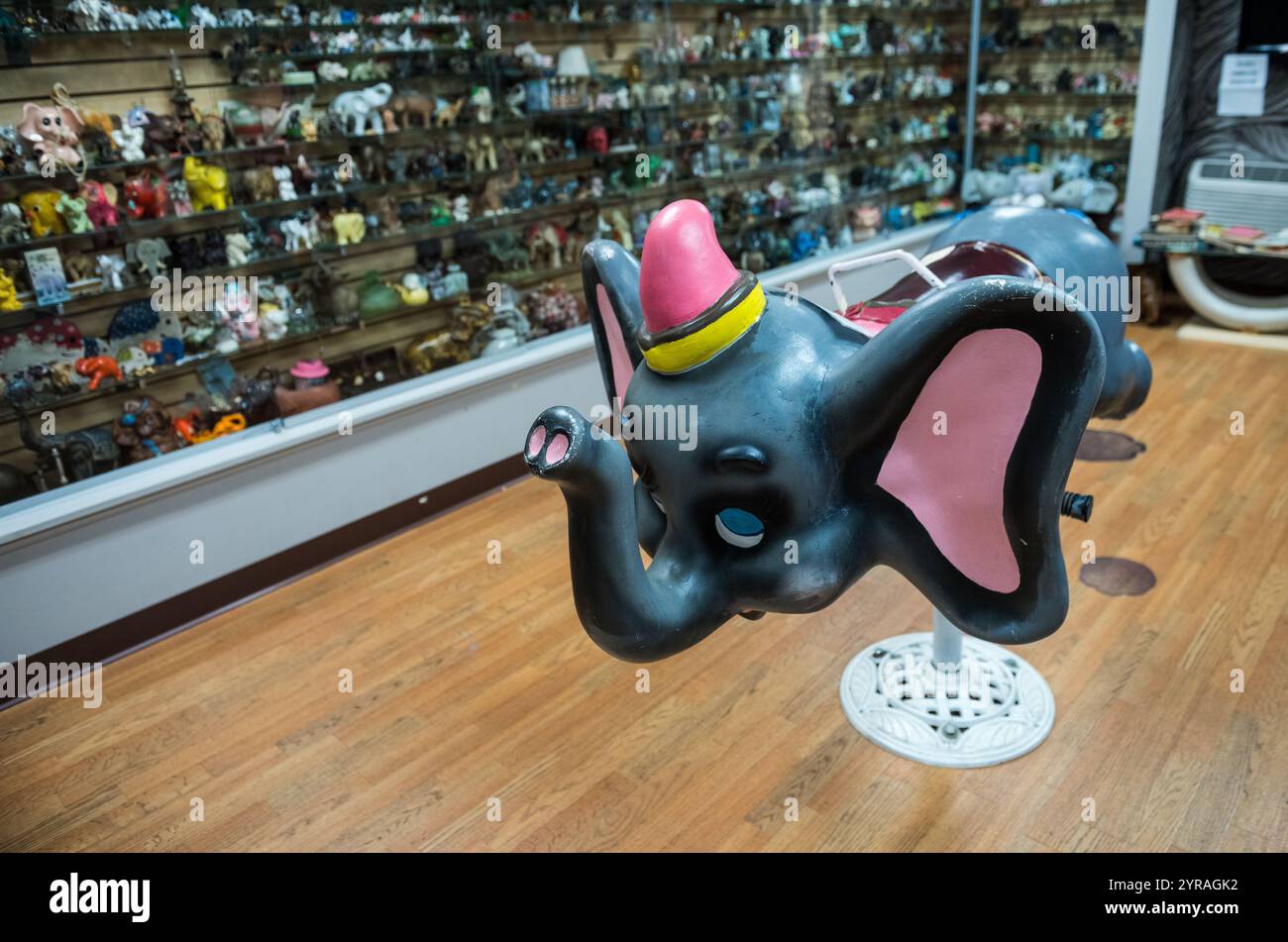 Teapot ride hi-res stock photography and images - Alamy
