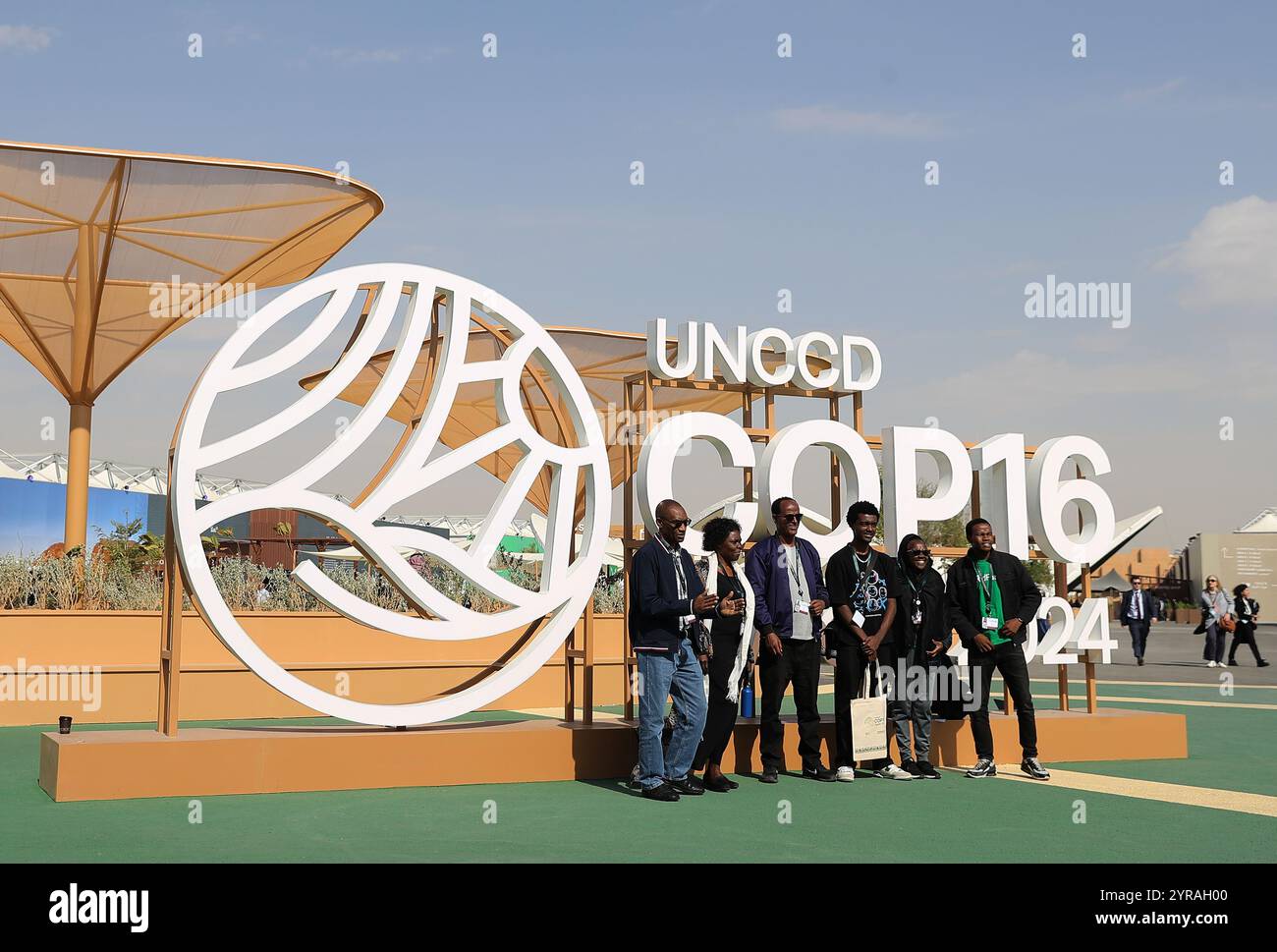 Focused on africa hi-res stock photography and images - Alamy