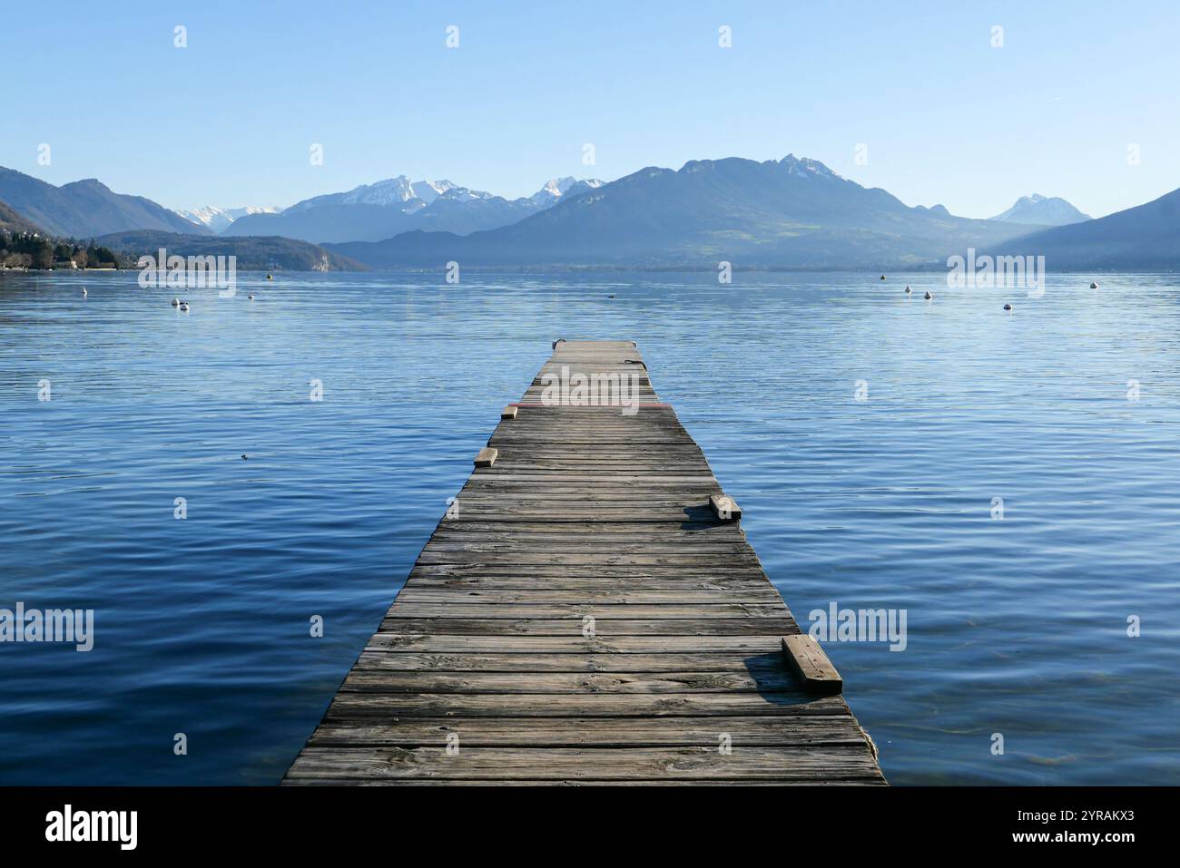 Annecy-le-Vieux, Avenue du petit Port (central-eastern France): pontoon ...