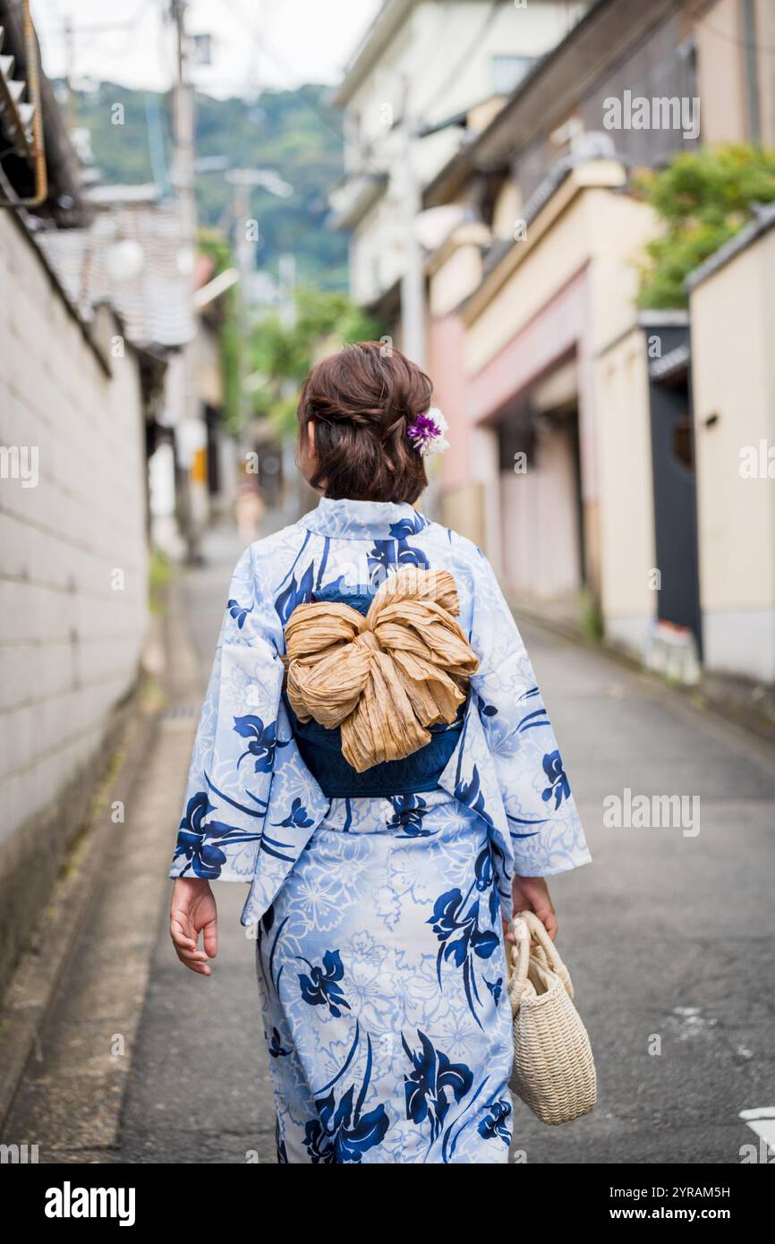 Woman wearing Yukata Kimono in Kyoto, Japan. Japanese traditional ...