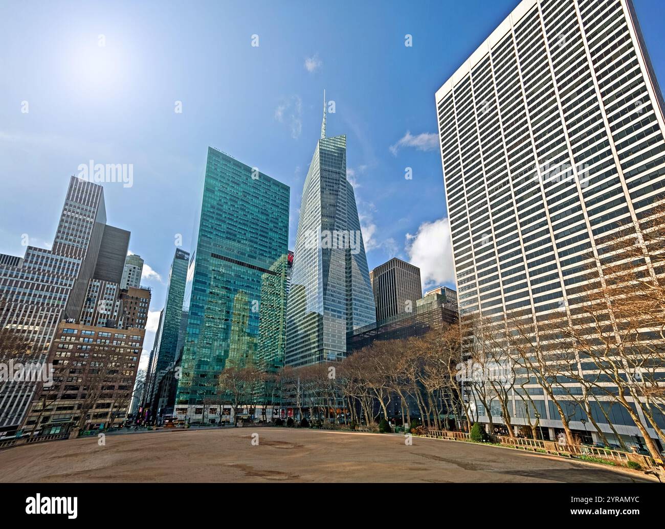 Bryant Park, New York city, Manhattan. City skyline with a large ...