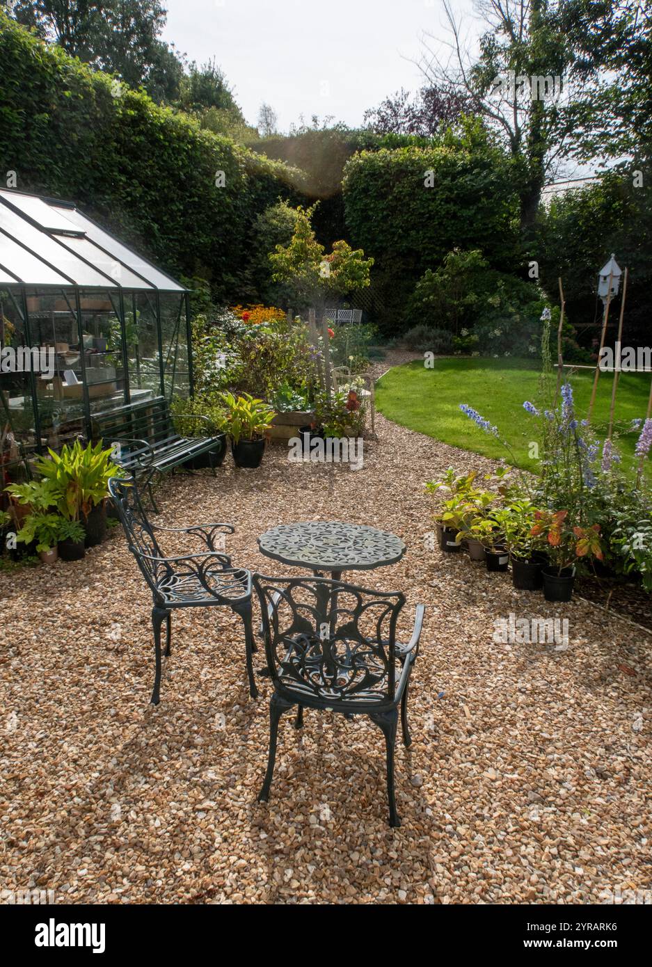 Garden table lawn chairs hi-res stock photography and images - Alamy