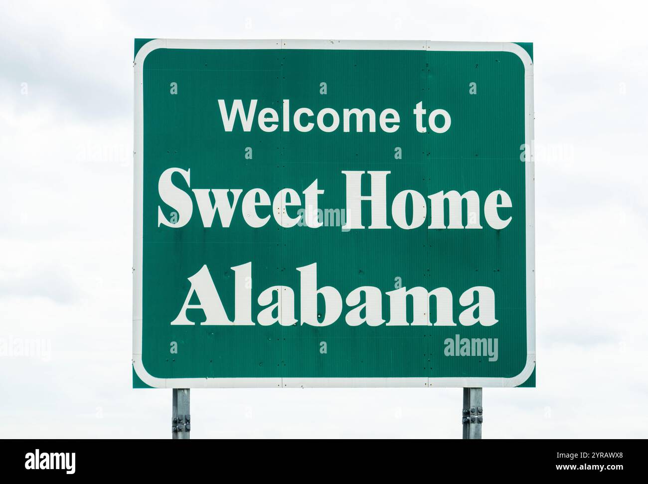 Welcome sweet home Alabama roadside sign in Alabama Stock Photo - Alamy