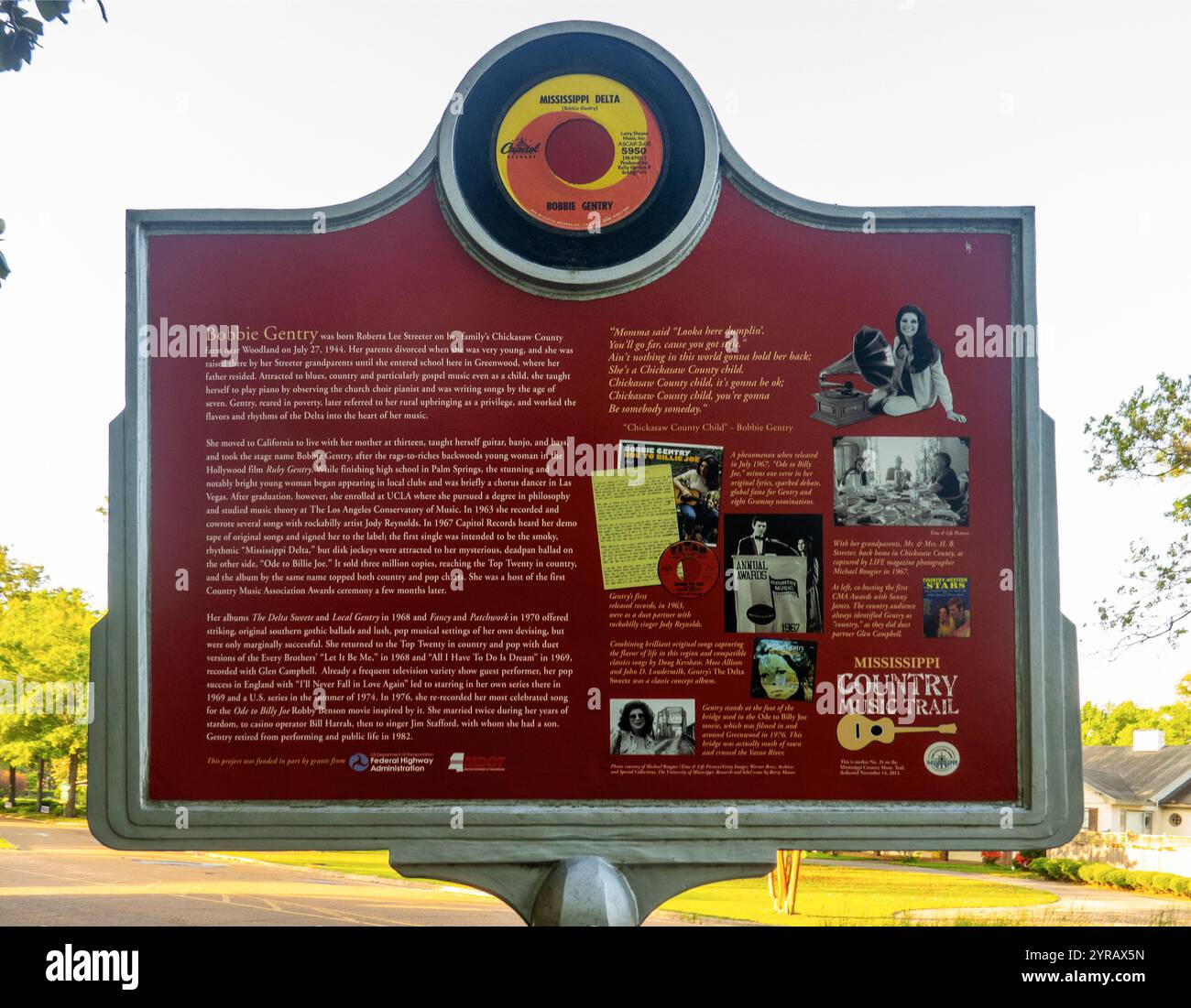 Bobbie gentry tallahatchie bridge mississippi hi-res stock photography ...