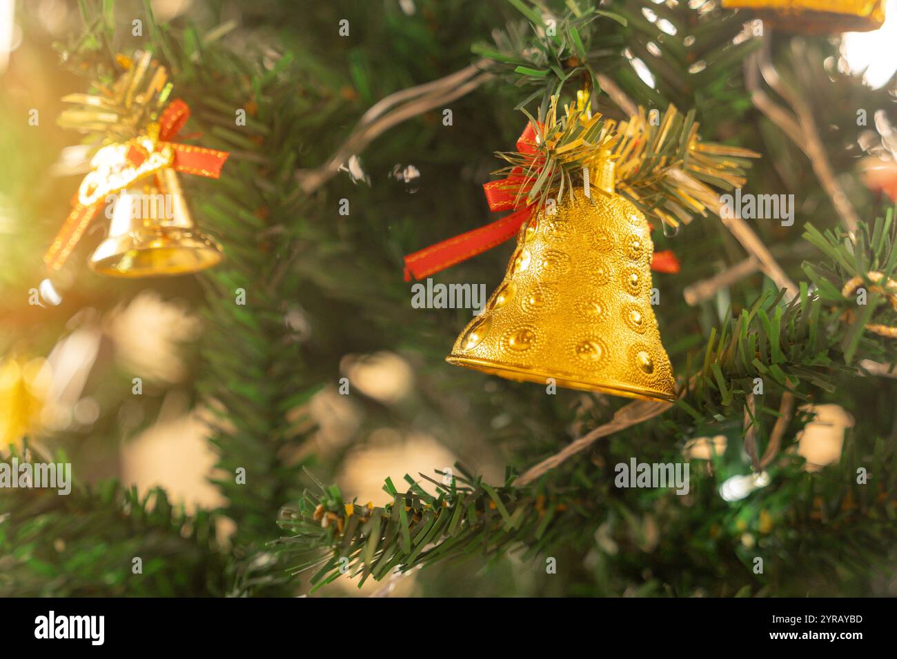 Holiday christmas decorating home hi-res stock photography and images ...
