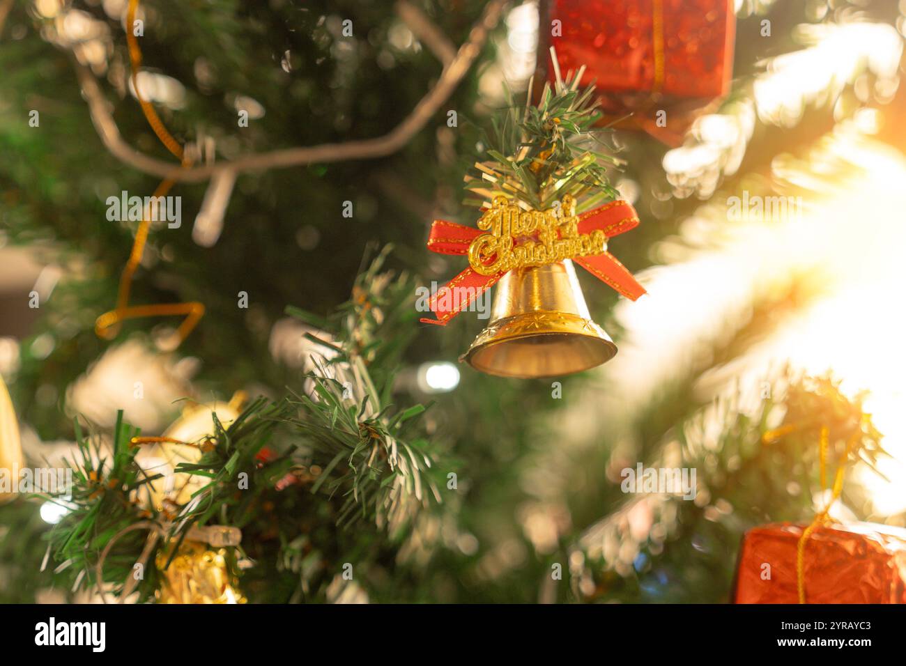Holiday christmas decorating home hi-res stock photography and images ...