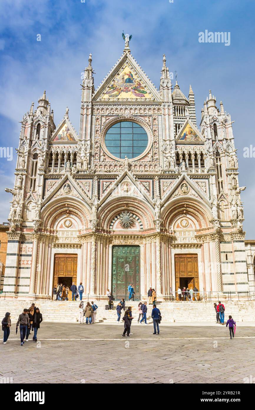 Front view of the historic cathedral in Siena, Italy Stock Photo - Alamy