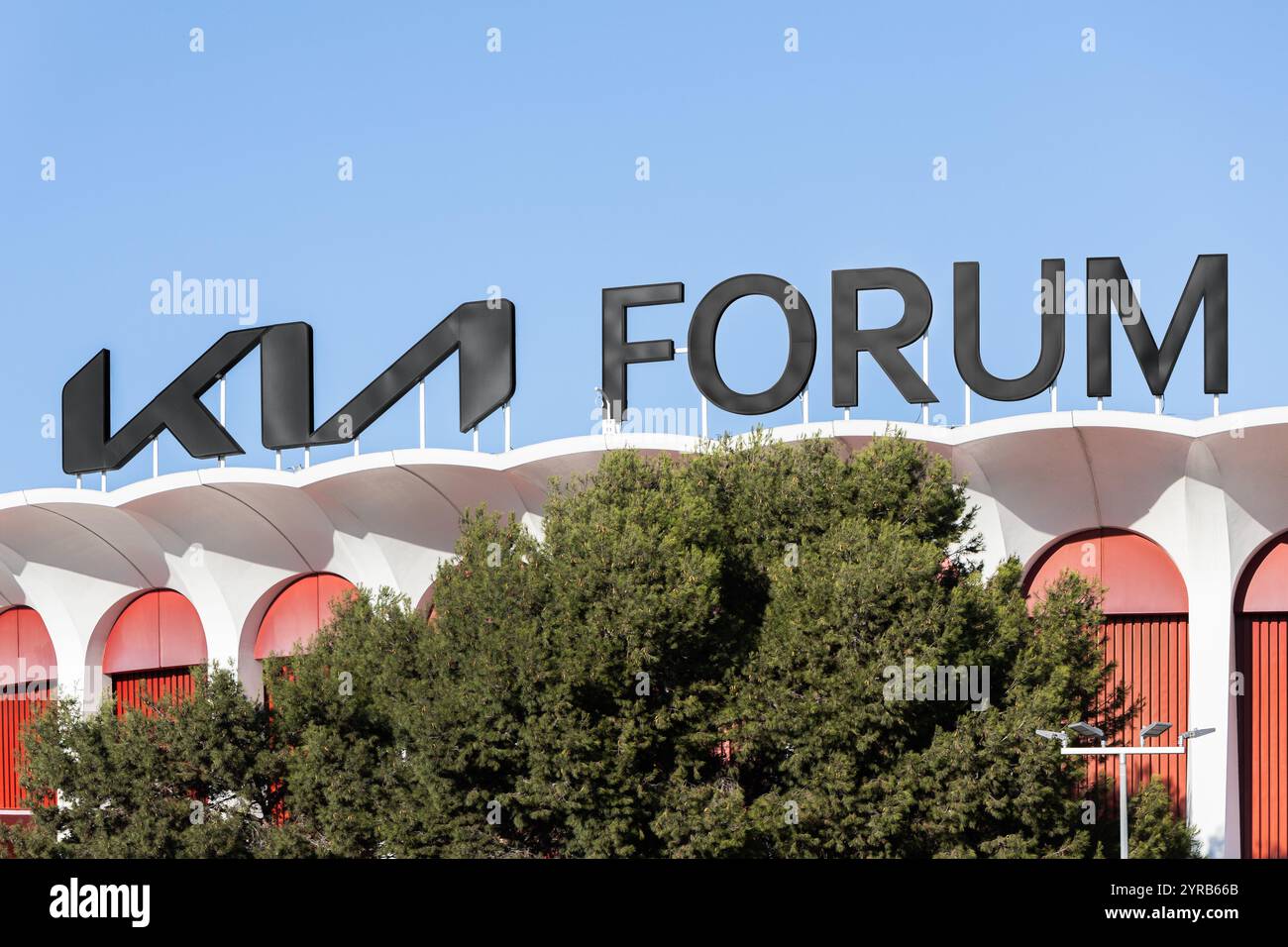 The Kia Forum is an indoor multi-purpose arena featuring the world's ...