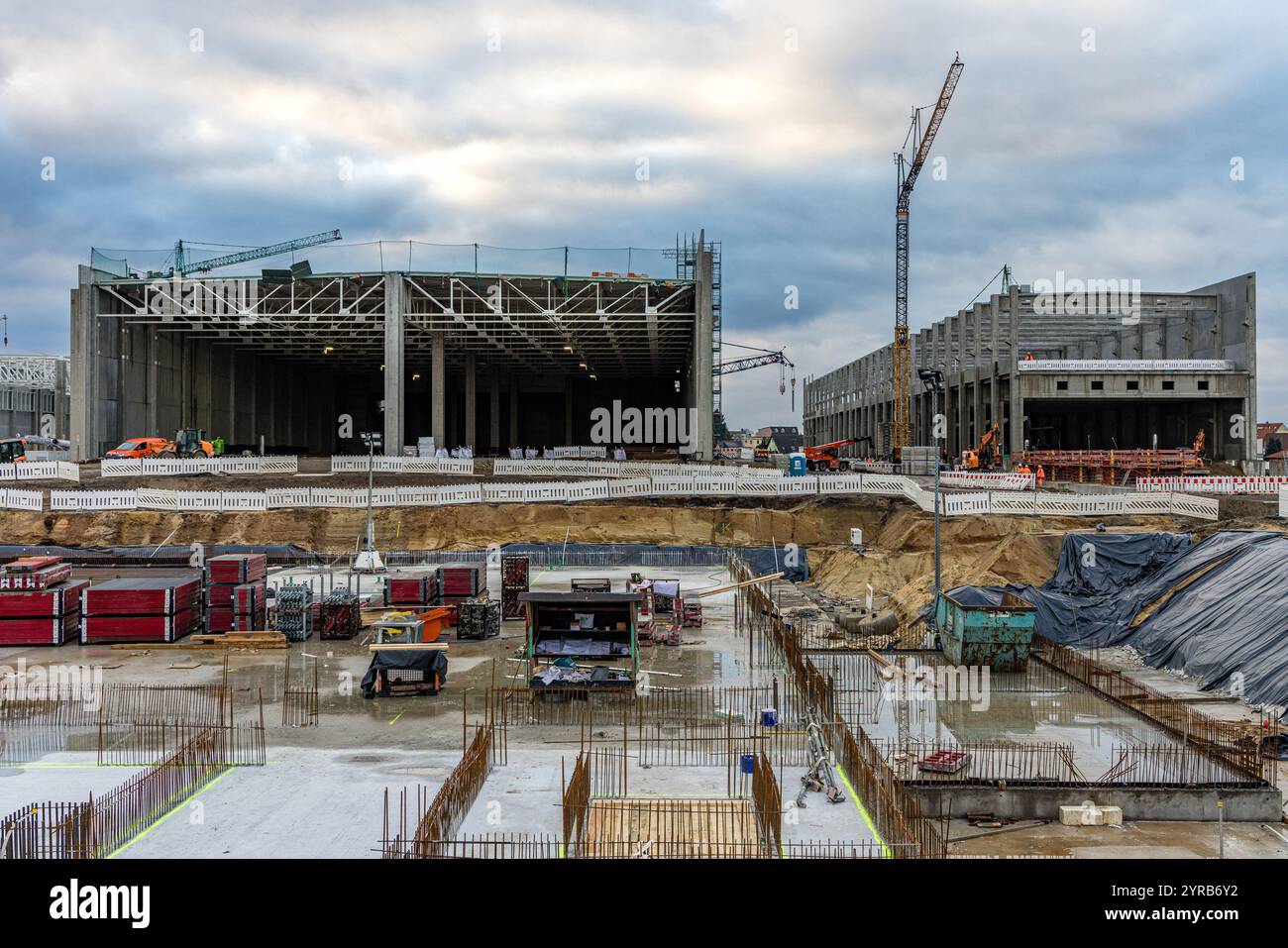 Cottbus, Germany. 03rd Dec, 2024. Hall 1 is being built on the site of ...