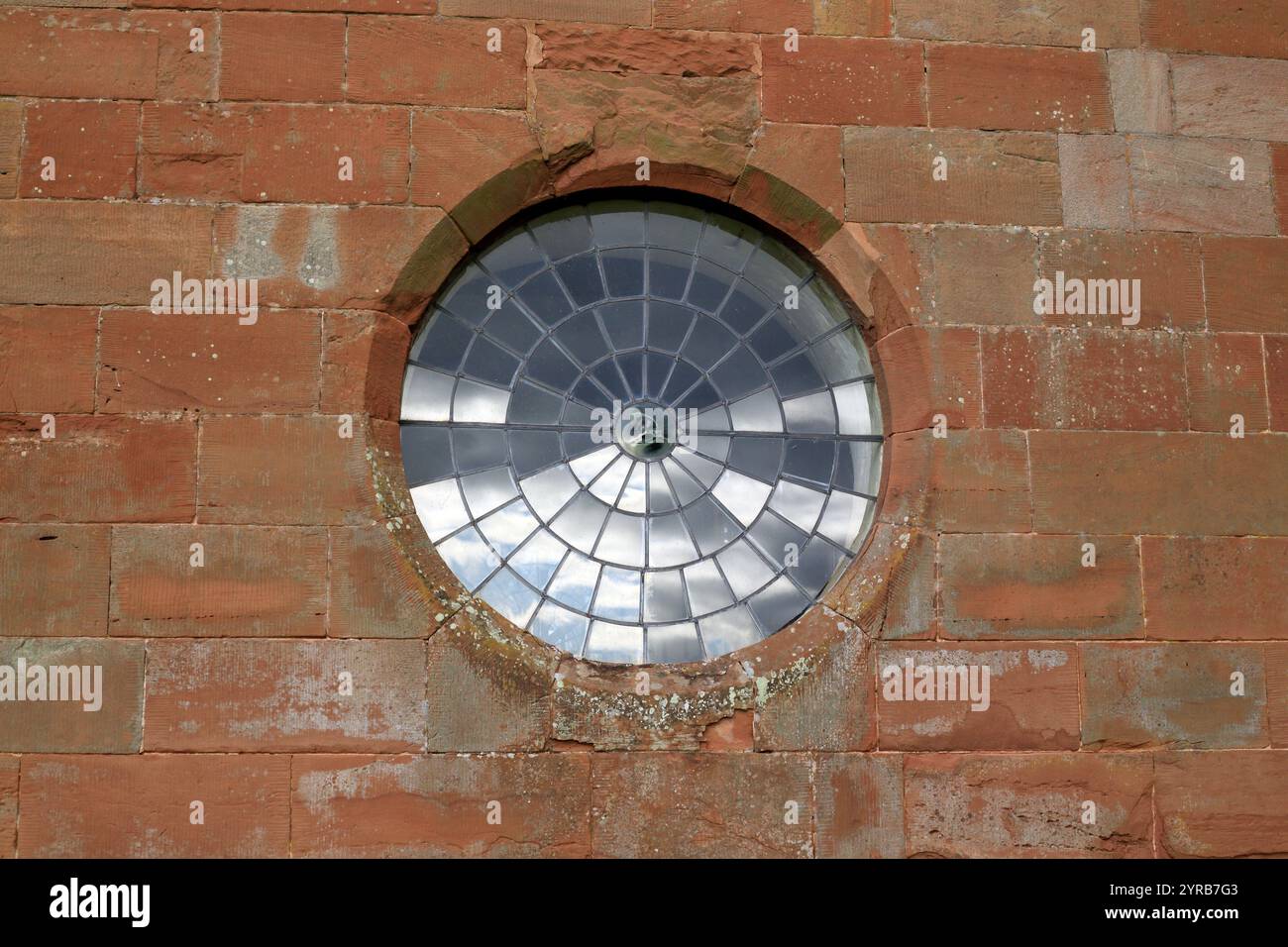Circular church window hi-res stock photography and images - Alamy